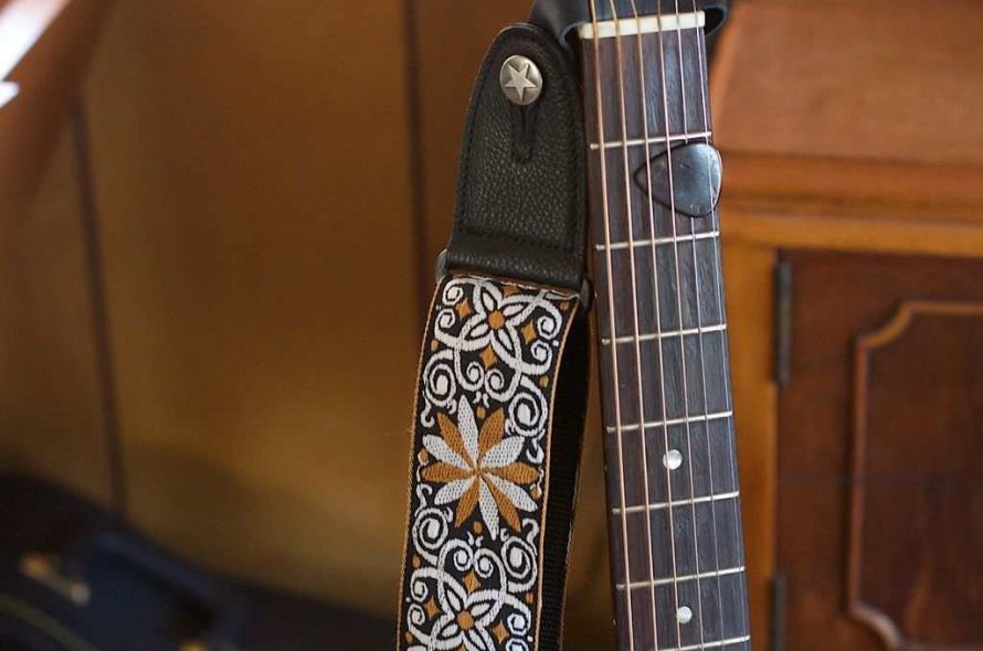 Best Acoustic Guitar Strap - Music Therapy Trust